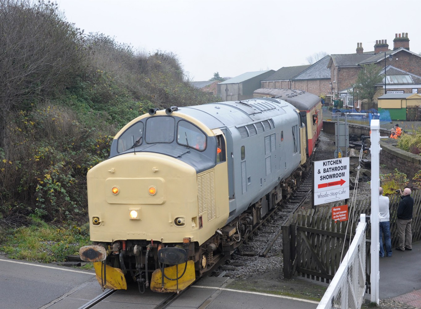 Passenger launch of 37674 | Galleries