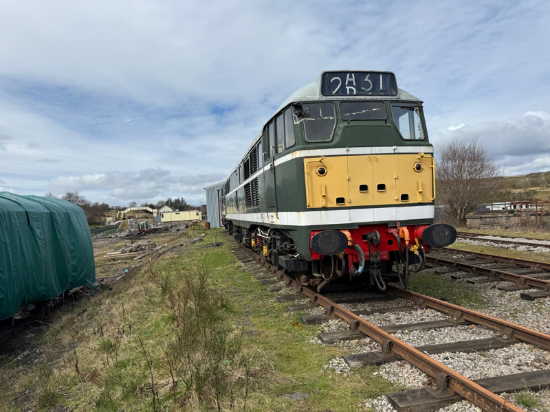 Class 37 and '31' bought by experience days company | Locomotives