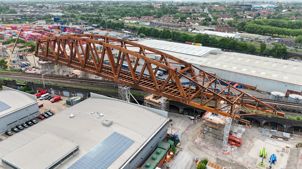 HS2 Curzon 2 viaduct moved into place | HS2