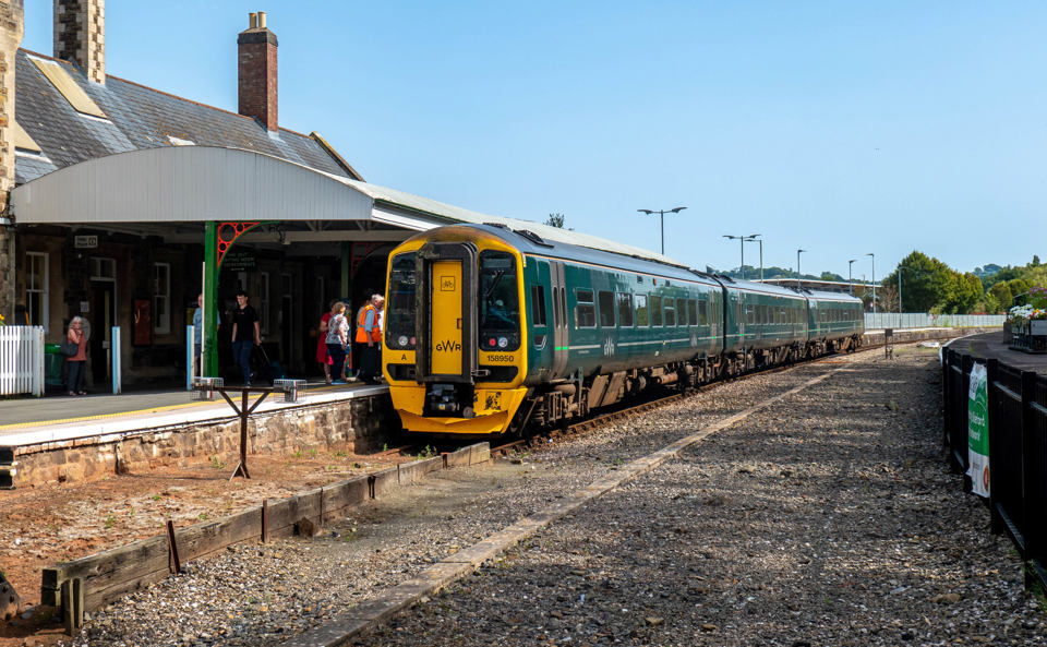 Calls to invest in Devon line described as "not fit for purpose" | Devon