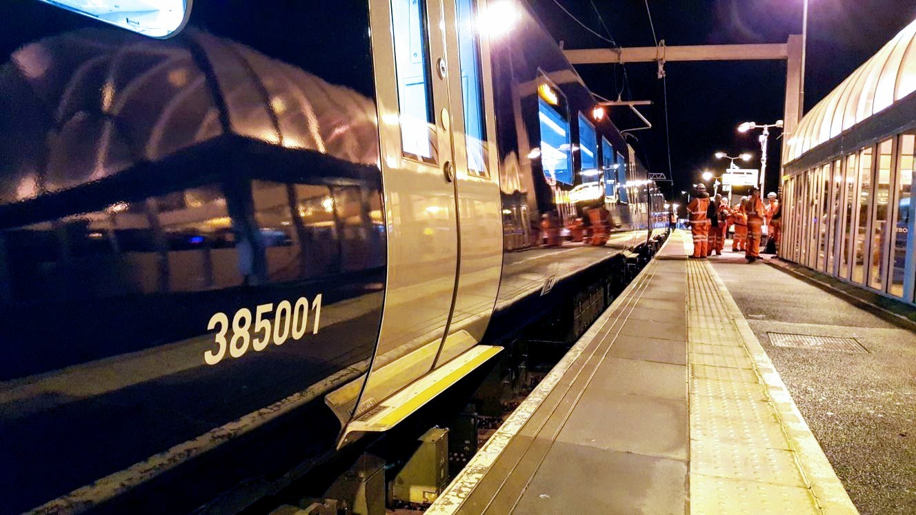 Video New Scotrail Class 385 Runs From Edinburgh To Glasgow Queen Street 