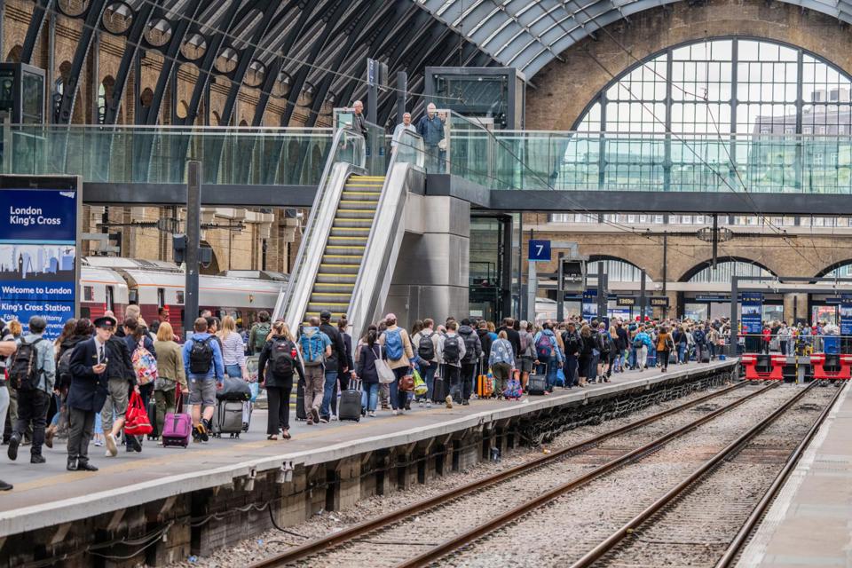 Rail Minister and Network Rail defend Railways Bill in final Select ...