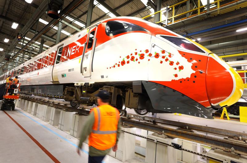 LNER launches 'Thank you' poppy train | LNER