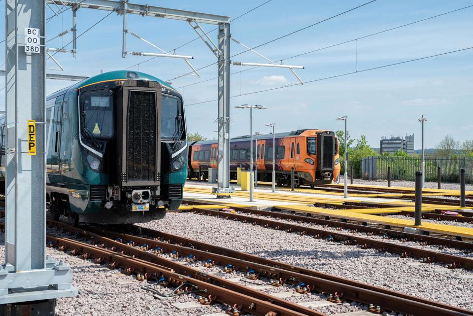 Bletchley depot gets £80m upgrade for London Northwestern Railway EMU ...