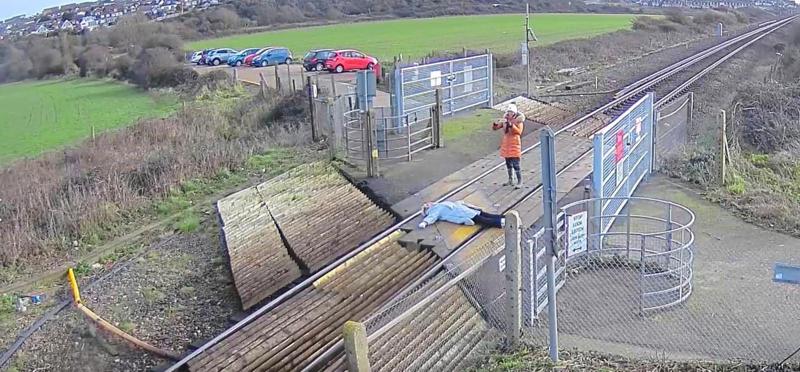 Level crossing deaths demand action beyond education | Rail magazine