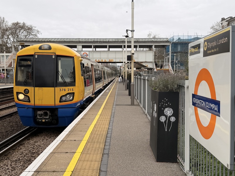 FirstGroup takes over London Overground operations | London Overground