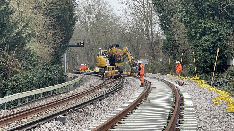 Network Rail and unions set to begin talks on possible redundancies ...