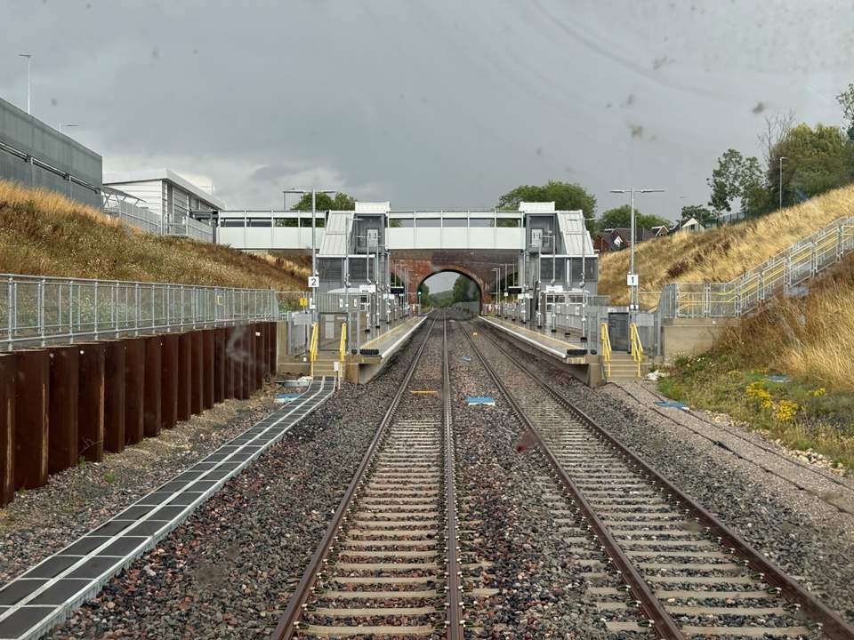 East West Rail cab ride shows challenges and benefits for new freight flow | East West Rail